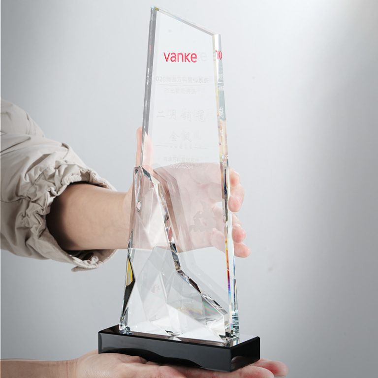 Crystal Trophy & Plaque Supplier in Malaysia